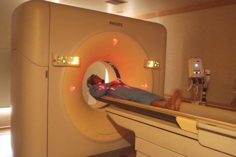 X-ray vs CT Scan: Differences, Pros and Cons - Vijaya Diagnostic